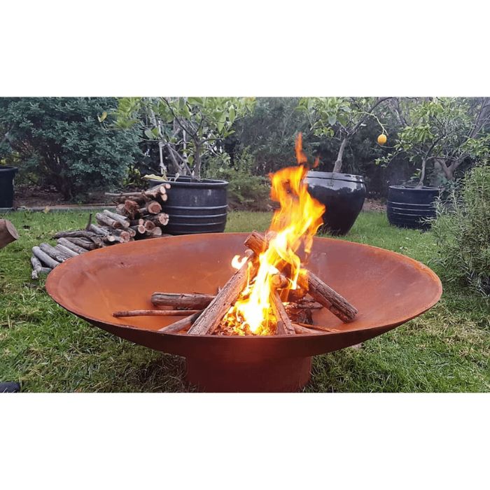 Cauldron Fire Pit Cast Iron | Outdoor Escape